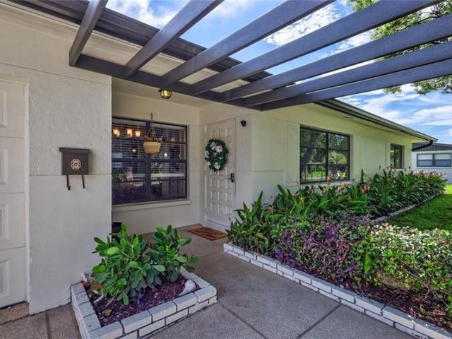 8532 Kumquat Ave, Seminole, FL 33777