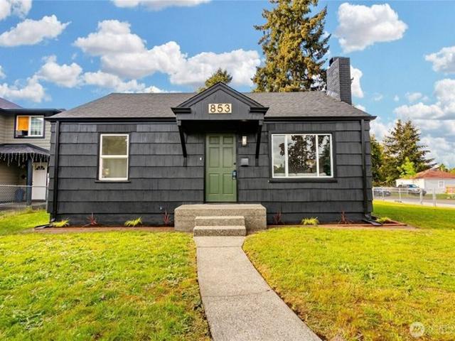 853 117th St S, Tacoma, WA 98444