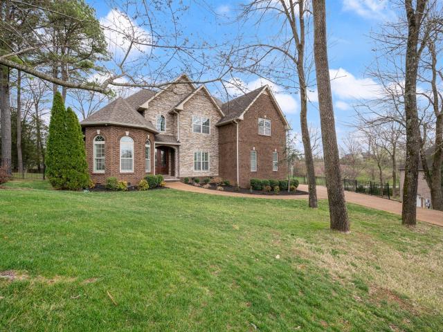 853 Glastonbury Ct