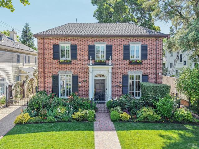 853 D St, Petaluma, CA 94952 | MLS #326033 | Compass