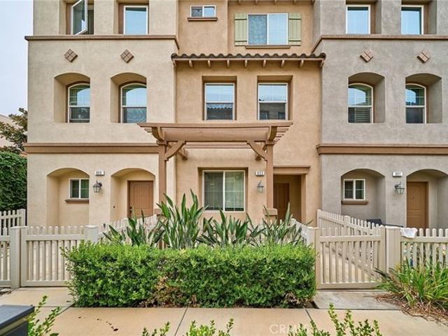 853 E Hollyvale St, Azusa, CA 91702