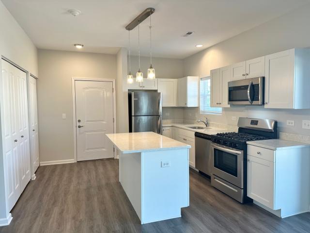 853 E Main Street # 2B