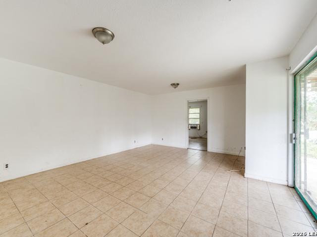 853 Holmgreen Rd