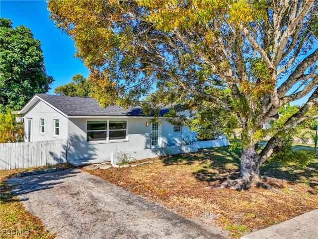 853 Java Plum Ave, North Fort Myers, FL 33903 | MLS #2025022 | Compass