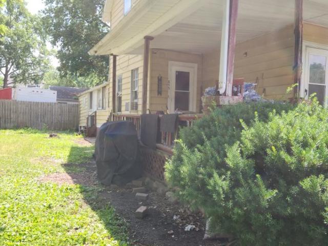 853 N Cedar Street