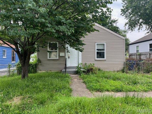 853 Nassau Dr, Saint Louis, MO 63147