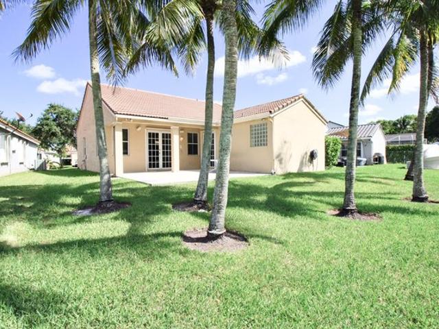 853 Sand Creek Cir, Weston, FL 33327