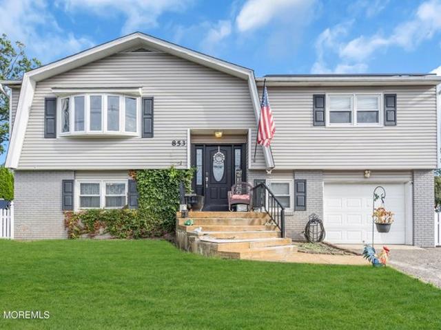 853 Spray Ave, Beachwood, NJ 08722