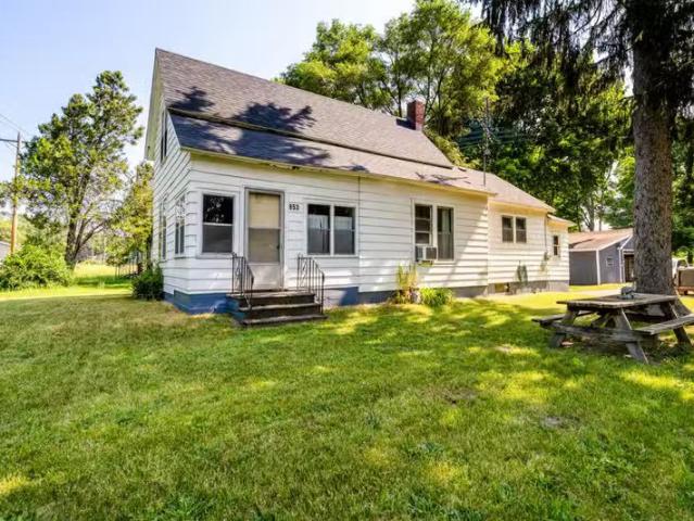 853 PAW PAW AVE, BENTON HARBOR, MI 49022 Single Family Residen.