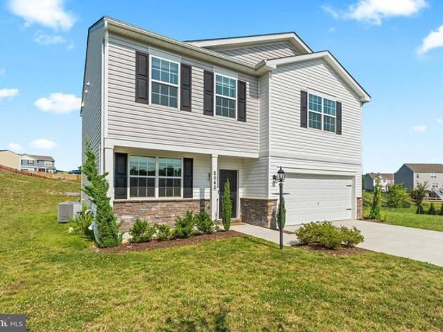 8545 Crescent Dr, Waynesboro, PA 17268