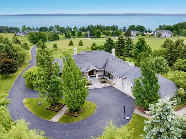 8546 East Beach Trail