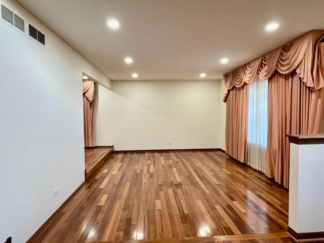 8548 Bethany Ln, Tinley Park, IL 60487 | MLS #12562 | Compass