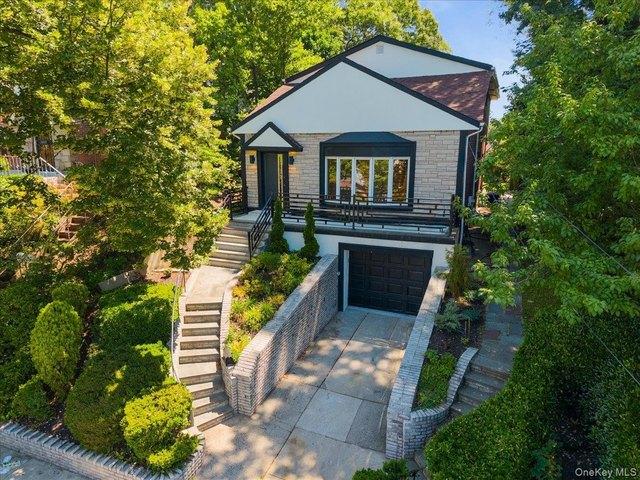 8549 Avon St, Jamaica, NY 11432