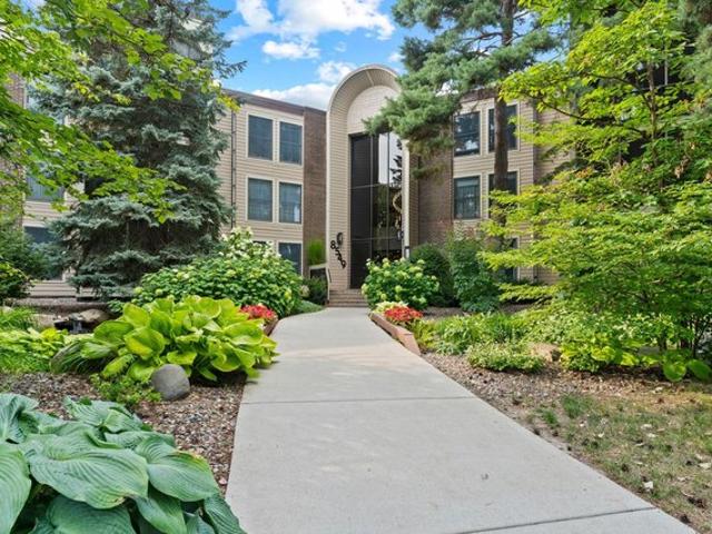 8549 Irwin Rd Apt 126, Bloomington, MN 55437