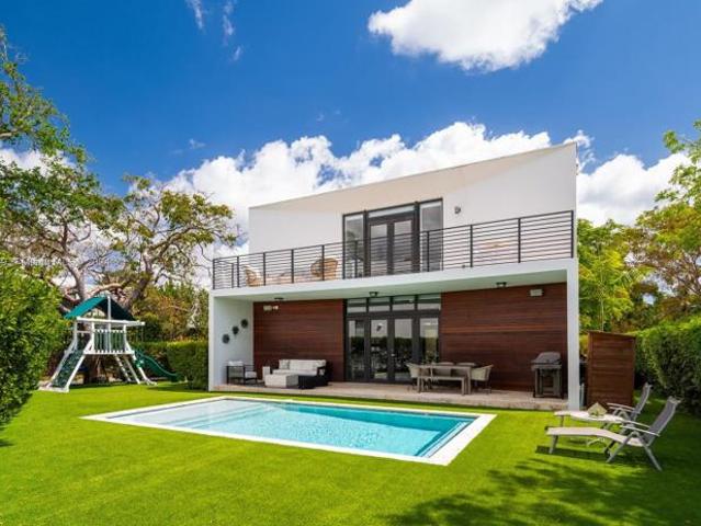 8540 Arboretum Ln, Miami, FL 33138