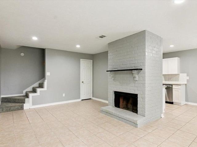 8540 Glen Meadow Ln, Beaumont, TX 77706