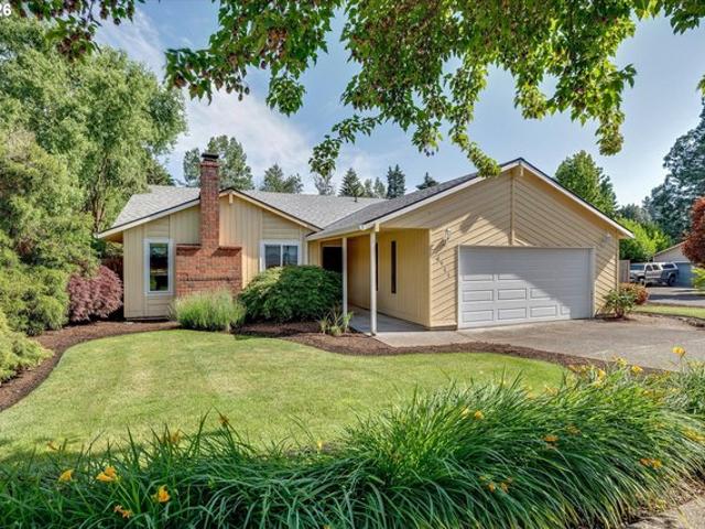 8541 SW Mandan Dr, Tualatin, OR 97062