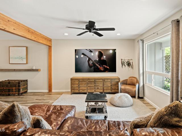 8543 e mitchell drive