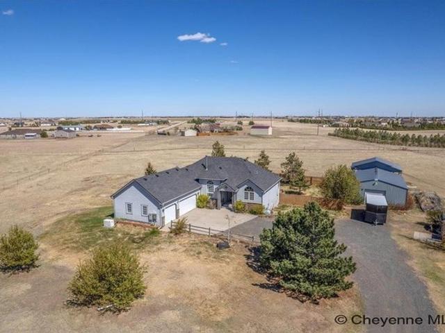 8543 Firethorn Ln, Cheyenne, WY 82009