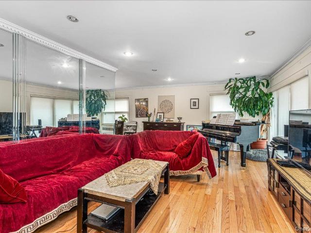 8543 th Street