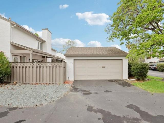 854 Erickson Ln, Foster City, CA 94404