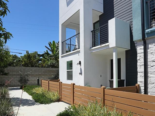 854 S Harbor Blvd