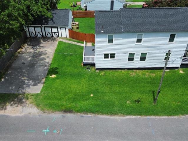 854 Potomac AVE