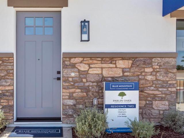 854 Pecan Tree Ln