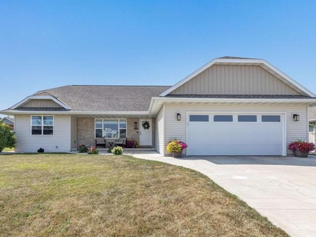 854 Roth Rd, De Pere, WI 54115