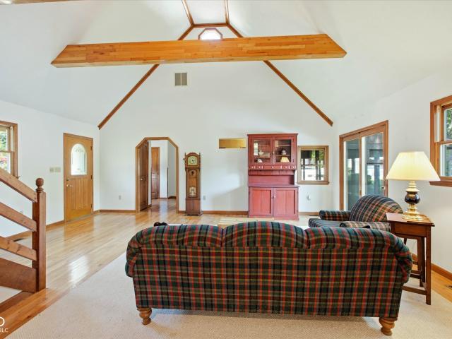 854 W Bauer Drive