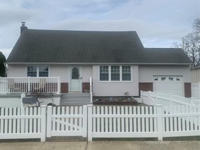 854 Terra Ln, North Bellmore, NY 11710