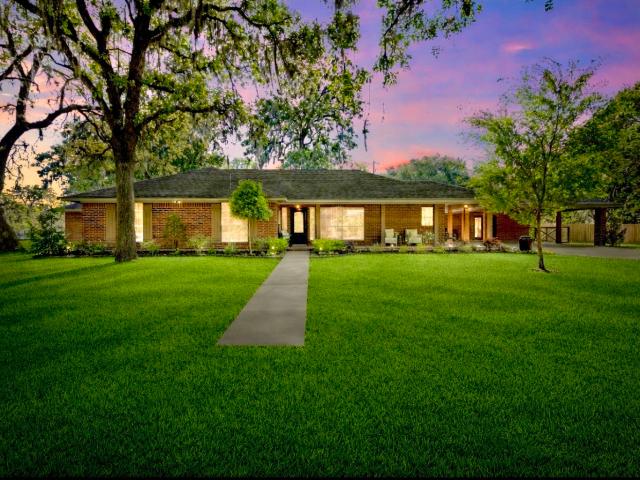 8555 Matthews Lane
