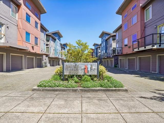 8555 N Kellogg St Unit 1 2, Portland, OR 97203
