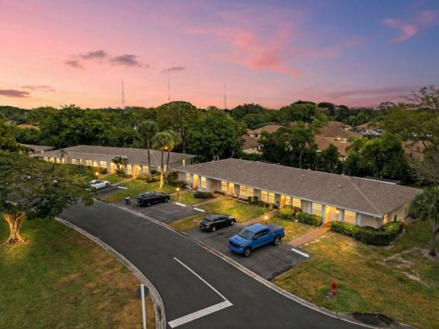 8555 Bella Vista Dr, Unit 86, Boca Raton, FL 33433 | MLS #R11162