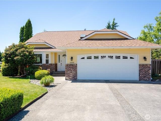 8555 Bender Rd, Lynden, WA 98264