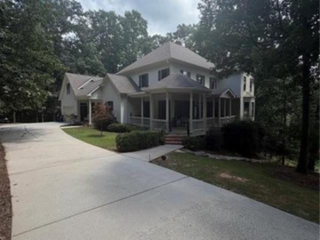 8555 Berringer Point Dr, Gainesville, GA 30506