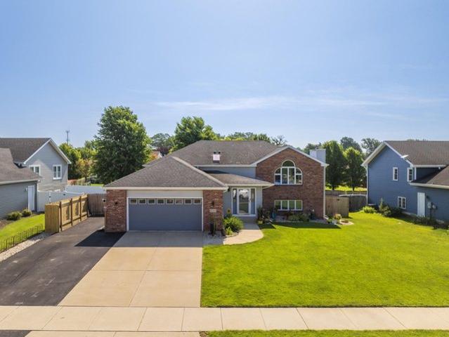 8555 Judith Ln, Saint John, IN 46373