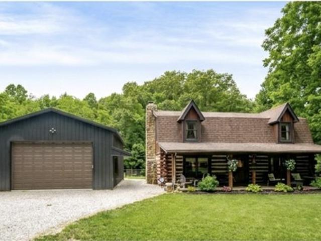 8556 N Chickadee Dr, Morgantown, IN 46160