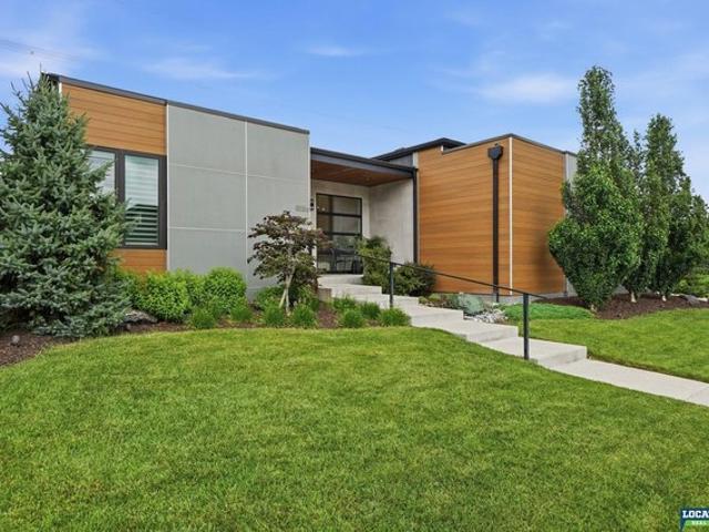 8556 Birkett Dr, Lincoln, NE 68526