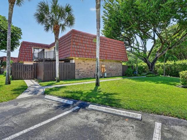 8558 Boca Rio Dr, Boca Raton, FL 33433