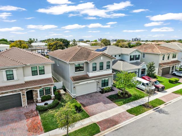 8550 NW 39th Ct, Coral Springs, FL 33065 | MLS #B26003 | Compass