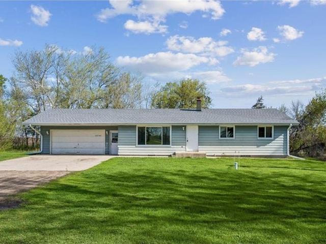 8550 40th St SW, Howard Lake, MN 55349