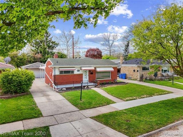 8551 Rockland St, Dearborn Heights, MI 48127