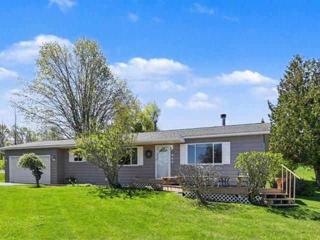 855 Country Ln, Petoskey, MI 49770