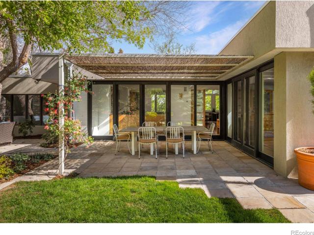 855 Circle Drive