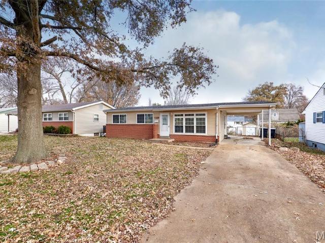 855 Daniel Boone Dr, Florissant, MO 63031 | MLS #26019 | Compass