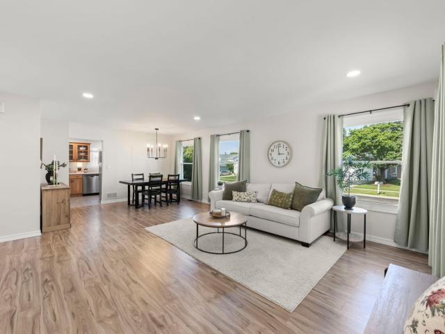855 Peoria Court