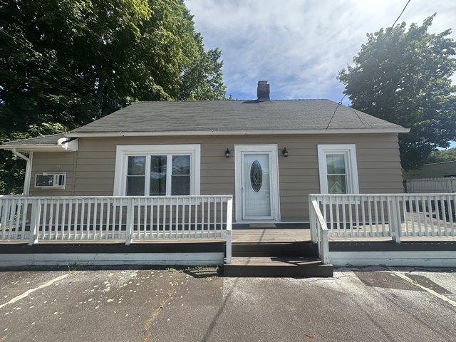 855 Thompsonville Rd, Suffield, CT 06078