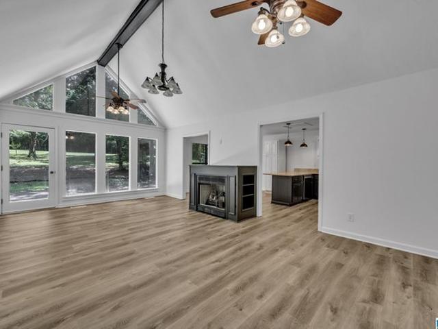 855 Valley Trl, Warrior, AL 35180