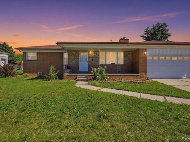 8565 Potomac St, Center Line, MI 48015